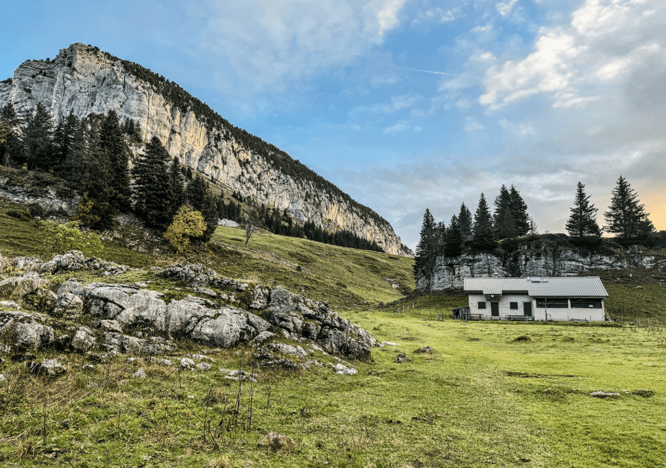 Mont Granier : Randonnée par la cabane de l’Alpette en 1 ou 2 jours